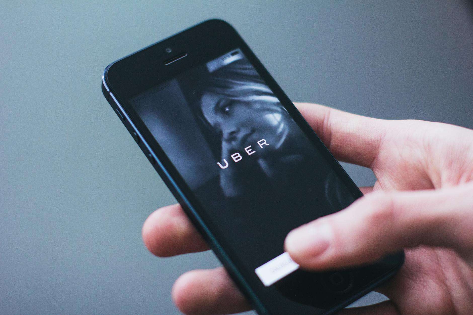 Concurență nouă pentru taximetriști. Uber ajunge în Tulcea | Ora de Tulcea