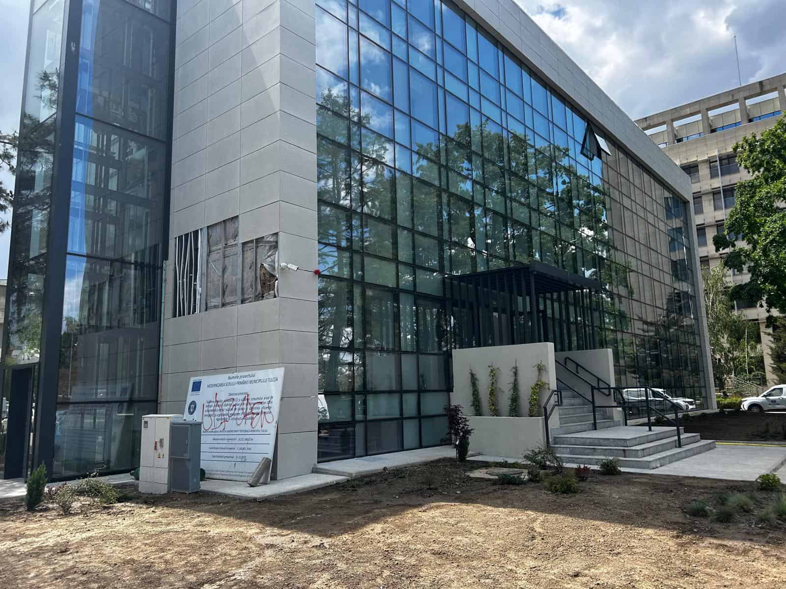 Primăria Tulcea revine acasă: clădire modernizată cu 14 milioane de lei ...