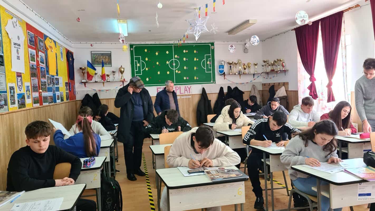 Vor mai mult decât diplome: elevii din Topolog se pregătesc serios ...